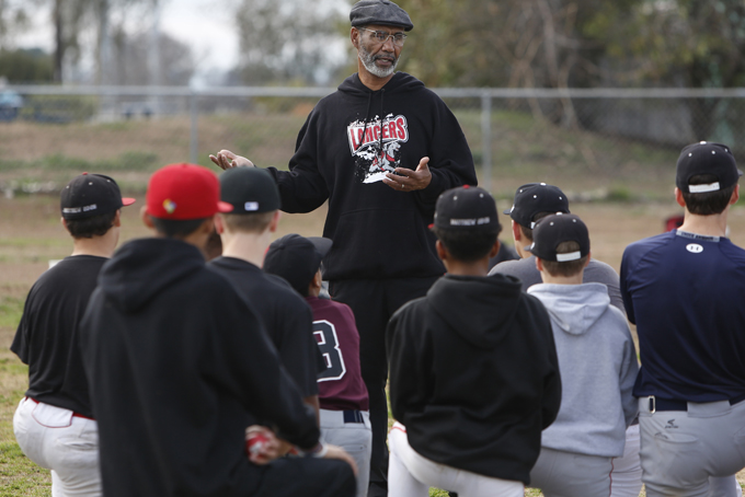 Jerry Manuel, son work to help youth in baseball | New Pittsburgh Courier
