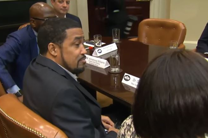 Black pastor delivers 'fake news' at Trump White House Black History ...