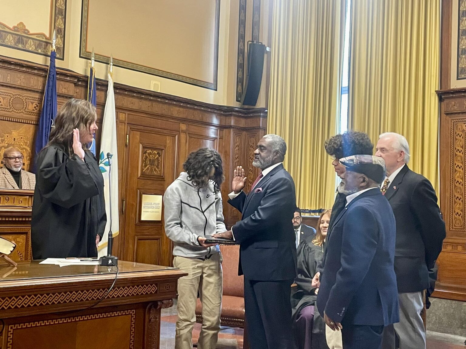 Khari Mosley, R. Daniel Lavelle shine in front of standing-room-only ...